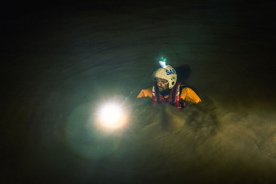 Crew Carbon Floating Torch and Search Light + Water Activated Strobe ...